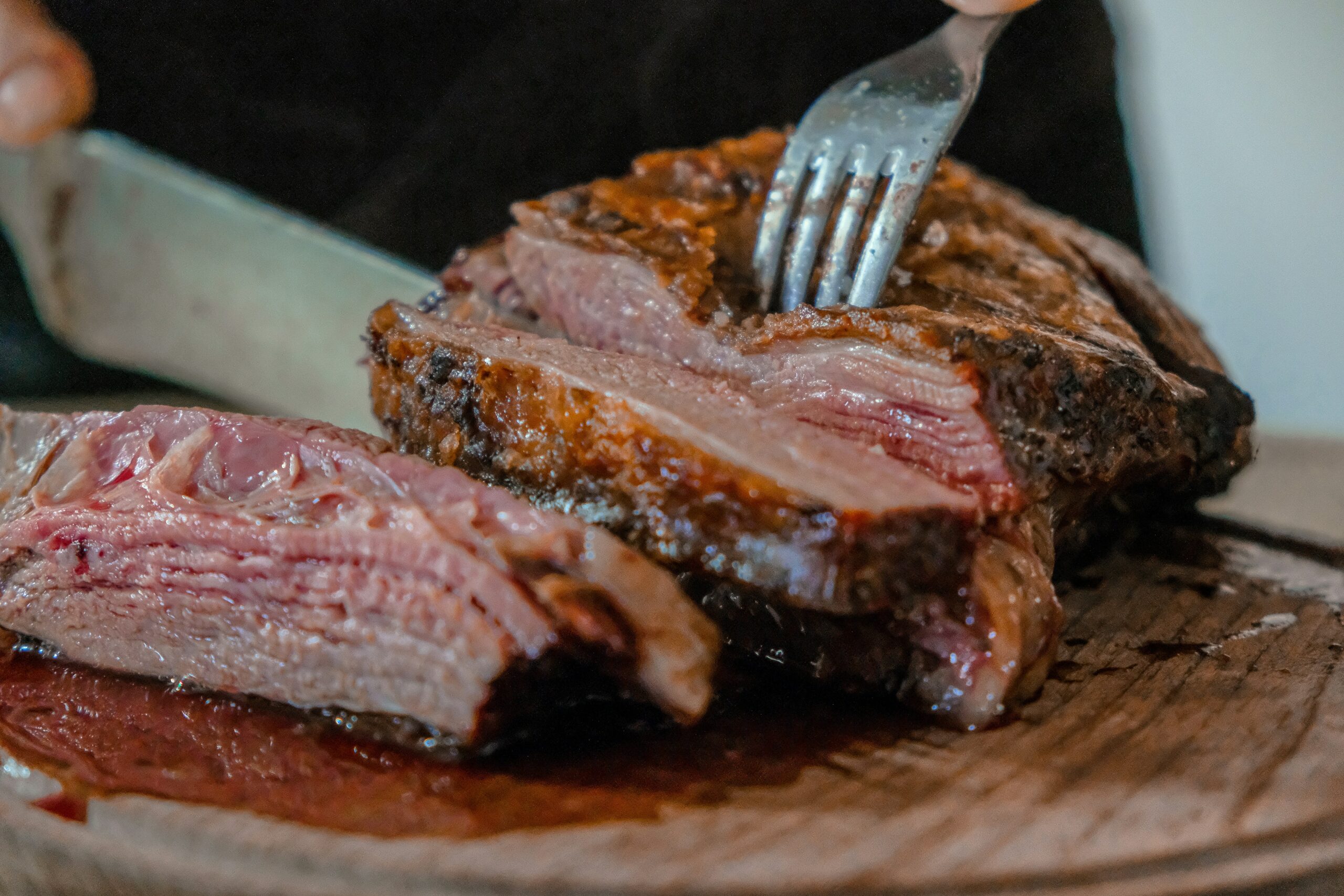 The Butcher's Guide to the Perfect Roast Beef: Sliceable, Succulent ...